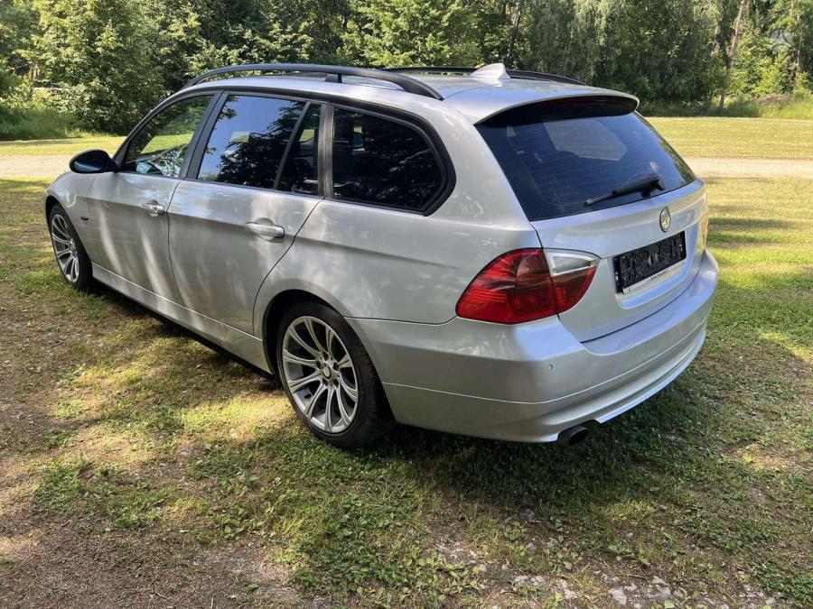 Grey BMW 320 2006 in Pasvalys, with an engine capacity of 2.00 L and mileage of 247 thousand km for 2500 €, photo 4 on AUTOMOTO.COM.LV