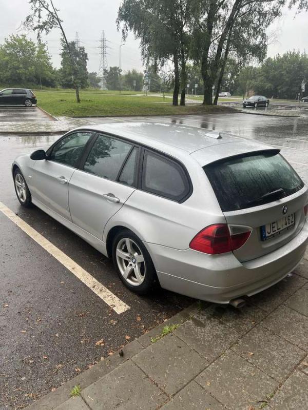 Pelēks BMW 320 2006 Kauņa, ar dzinēja tilpumu 2.00 L un nobraukumu 315 tūkst. km par 2950 €, foto 4 vietnē AUTOMOTO.COM.LV