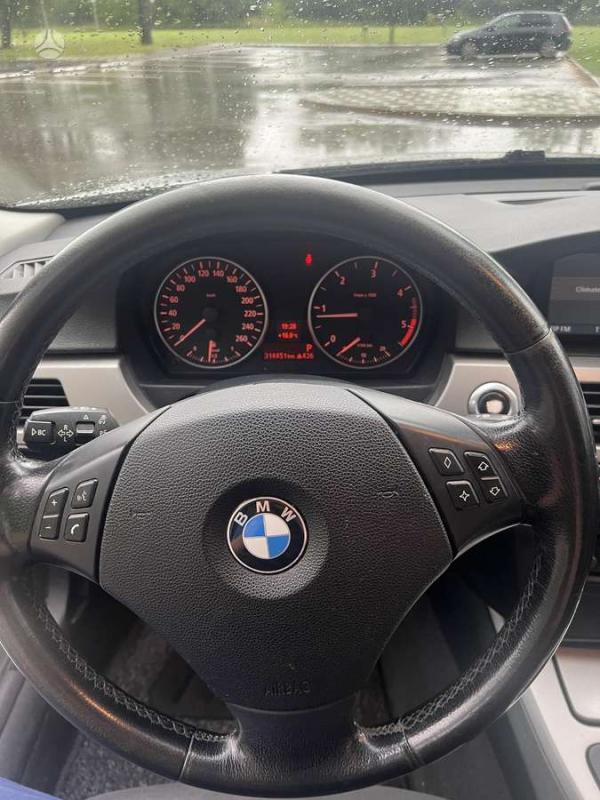 Pelēks BMW 320 2006 Kauņa, ar dzinēja tilpumu 2.00 L un nobraukumu 315 tūkst. km par 2950 €, foto 8 vietnē AUTOMOTO.COM.LV