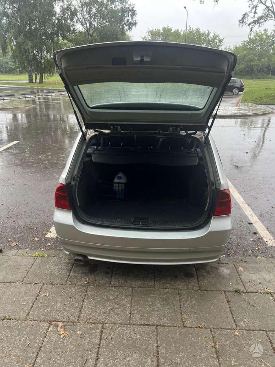 Pelēks BMW 320 2006 Kauņa, ar dzinēja tilpumu 2.00 L un nobraukumu 315 tūkst. km par 2950 €, foto 13 vietnē AUTOMOTO.COM.LV