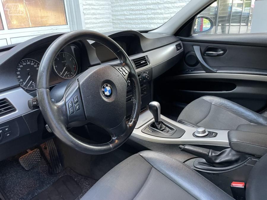 Pelēks BMW 320 2006 Alīta, ar dzinēja tilpumu 2.00 L un nobraukumu 315 tūkst. km par 2900 €, foto 13 vietnē AUTOMOTO.COM.LV