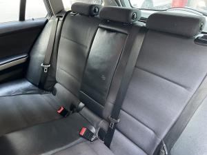 Pelēks BMW 320 2006 Alīta, ar dzinēja tilpumu 2.00 L un nobraukumu 315 tūkst. km par 2900 €, foto 17 vietnē AUTOMOTO.COM.LV