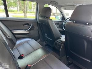 Pelēks BMW 320 2006 Alīta, ar dzinēja tilpumu 2.00 L un nobraukumu 315 tūkst. km par 2900 €, foto 20 vietnē AUTOMOTO.COM.LV