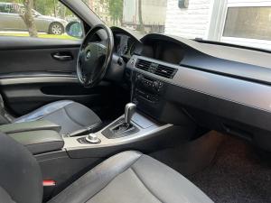 Pelēks BMW 320 2006 Alīta, ar dzinēja tilpumu 2.00 L un nobraukumu 315 tūkst. km par 2900 €, foto 22 vietnē AUTOMOTO.COM.LV