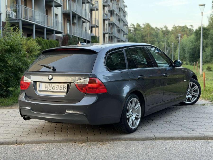 Pelēks BMW 320 2006 Viļņa, ar dzinēja tilpumu 2.00 L un nobraukumu 372 tūkst. km par 2950 €, foto 3 vietnē AUTOMOTO.COM.LV