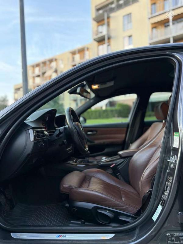 Pelēks BMW 320 2006 Viļņa, ar dzinēja tilpumu 2.00 L un nobraukumu 372 tūkst. km par 2950 €, foto 6 vietnē AUTOMOTO.COM.LV