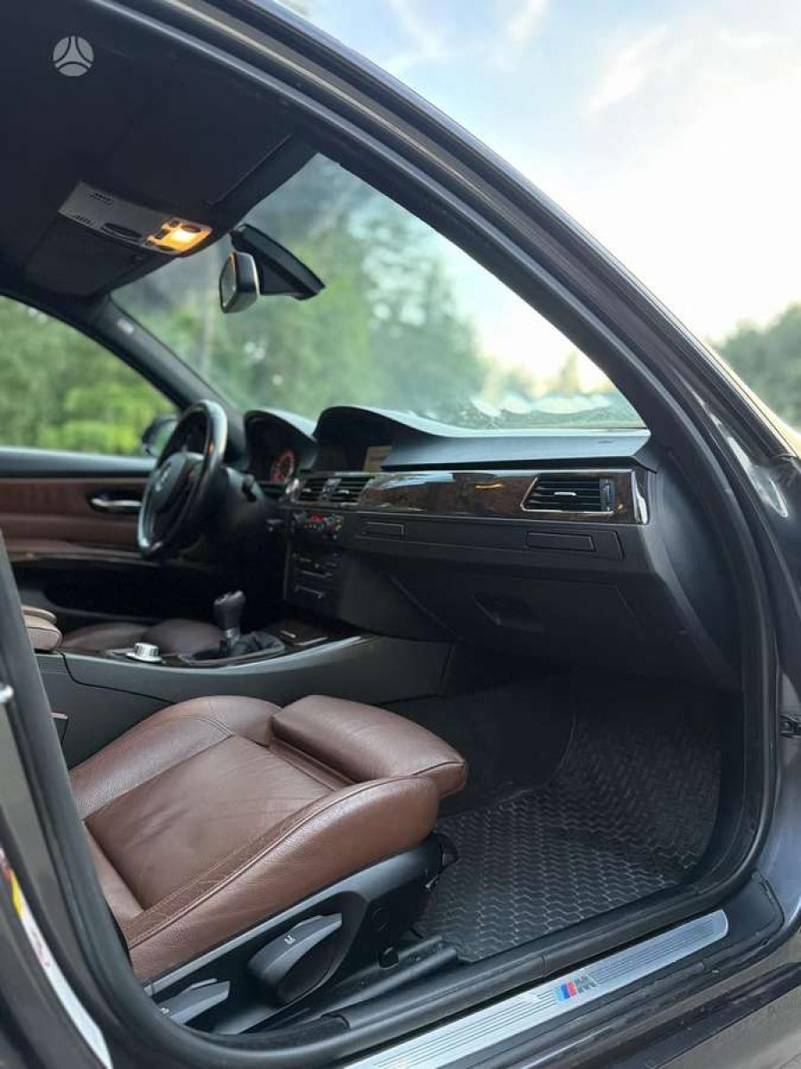 Pelēks BMW 320 2006 Viļņa, ar dzinēja tilpumu 2.00 L un nobraukumu 372 tūkst. km par 2950 €, foto 8 vietnē AUTOMOTO.COM.LV