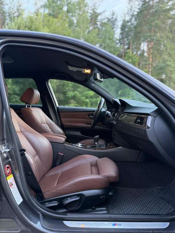 Pelēks BMW 320 2006 Viļņa, ar dzinēja tilpumu 2.00 L un nobraukumu 372 tūkst. km par 2950 €, foto 8 vietnē AUTOMOTO.COM.LV