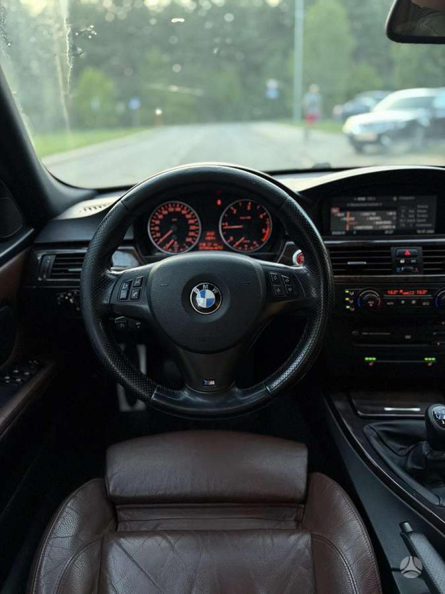 Pelēks BMW 320 2006 Viļņa, ar dzinēja tilpumu 2.00 L un nobraukumu 372 tūkst. km par 2950 €, foto 14 vietnē AUTOMOTO.COM.LV