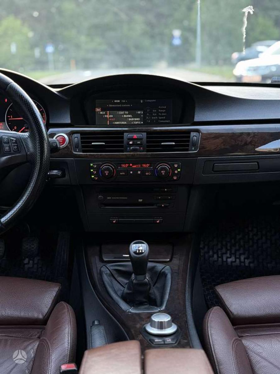 Pelēks BMW 320 2006 Viļņa, ar dzinēja tilpumu 2.00 L un nobraukumu 372 tūkst. km par 2950 €, foto 16 vietnē AUTOMOTO.COM.LV