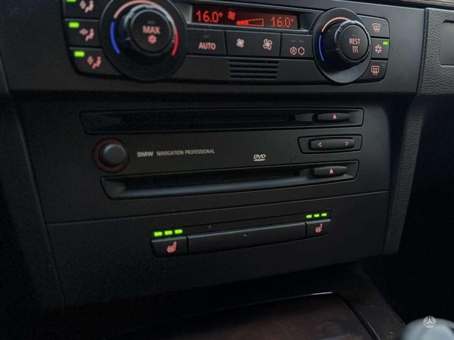 Pelēks BMW 320 2006 Viļņa, ar dzinēja tilpumu 2.00 L un nobraukumu 372 tūkst. km par 2950 €, foto 19 vietnē AUTOMOTO.COM.LV