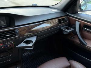 Pelēks BMW 320 2006 Viļņa, ar dzinēja tilpumu 2.00 L un nobraukumu 372 tūkst. km par 2950 €, foto 22 vietnē AUTOMOTO.COM.LV