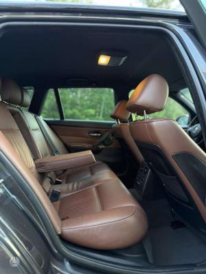 Pelēks BMW 320 2006 Viļņa, ar dzinēja tilpumu 2.00 L un nobraukumu 372 tūkst. km par 2950 €, foto 36 vietnē AUTOMOTO.COM.LV