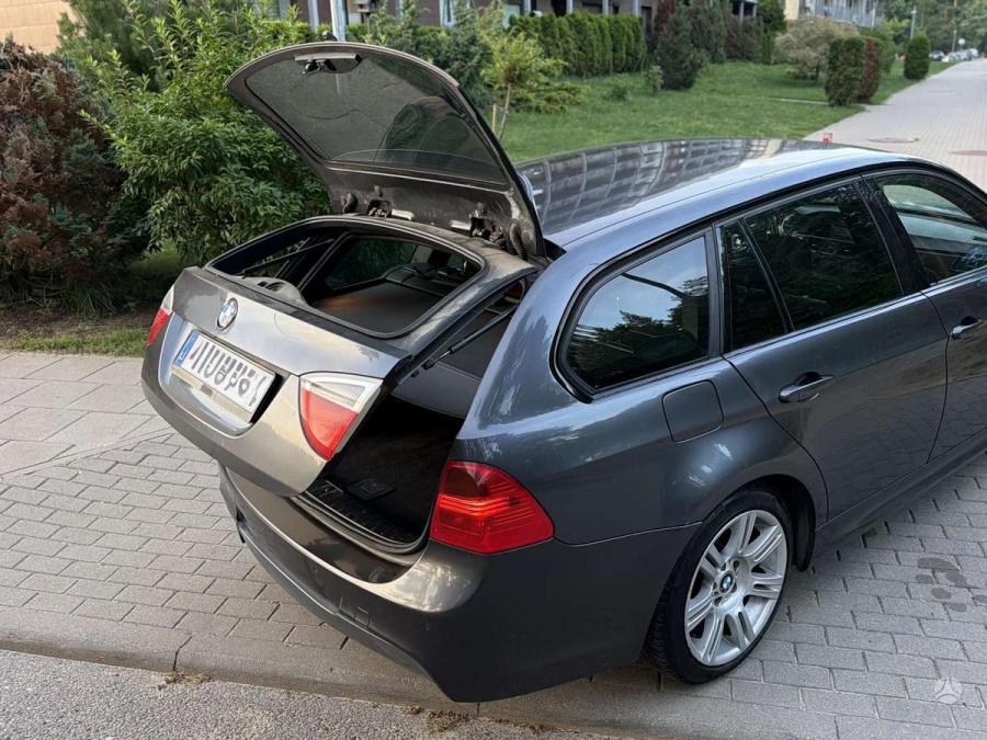Pelēks BMW 320 2006 Viļņa, ar dzinēja tilpumu 2.00 L un nobraukumu 372 tūkst. km par 2950 €, foto 38 vietnē AUTOMOTO.COM.LV