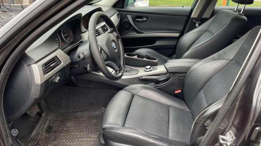 Pelēks BMW 320 2006 Marijampole, ar dzinēja tilpumu 2.00 L un nobraukumu 385 tūkst. km par 3450 €, foto 7 vietnē AUTOMOTO.COM.LV