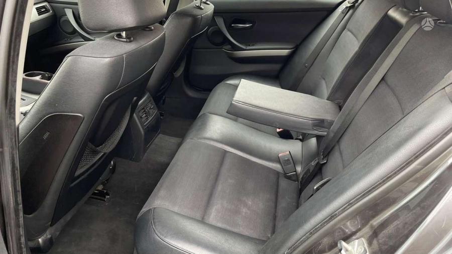 Pelēks BMW 320 2006 Marijampole, ar dzinēja tilpumu 2.00 L un nobraukumu 385 tūkst. km par 3450 €, foto 8 vietnē AUTOMOTO.COM.LV