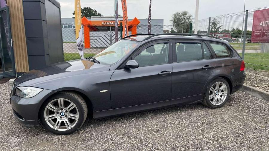 Pelēks BMW 320 2006 Marijampole, ar dzinēja tilpumu 2.00 L un nobraukumu 385 tūkst. km par 3450 €, foto 10 vietnē AUTOMOTO.COM.LV