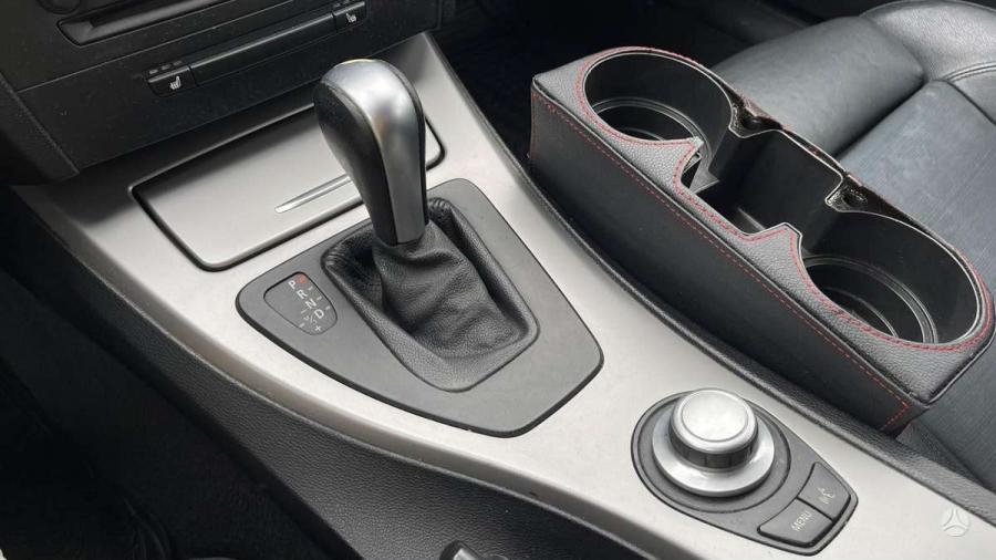 Pelēks BMW 320 2006 Marijampole, ar dzinēja tilpumu 2.00 L un nobraukumu 385 tūkst. km par 3450 €, foto 17 vietnē AUTOMOTO.COM.LV