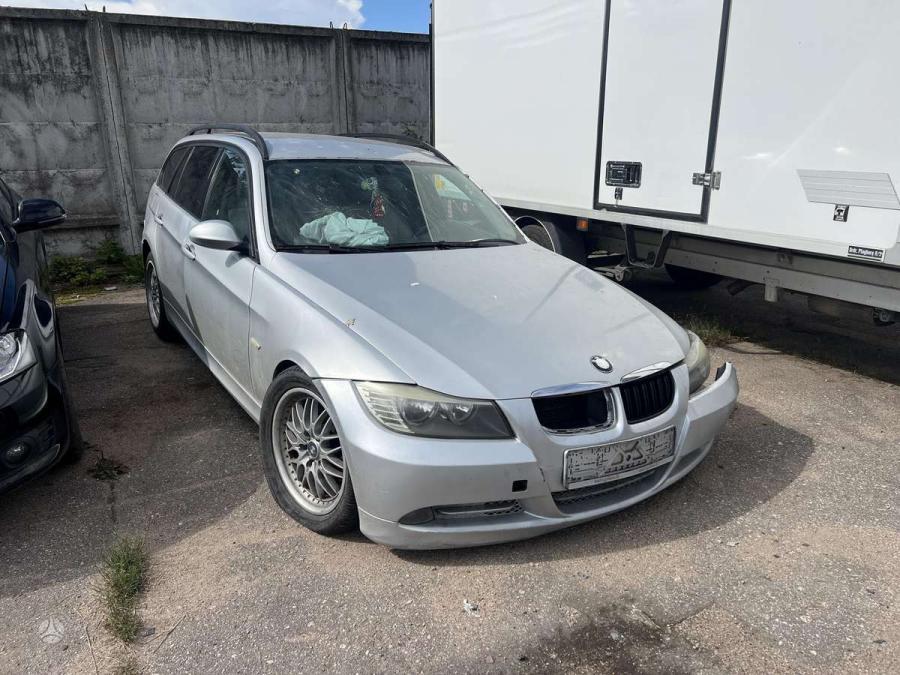Grey BMW 320 2006 in Kaunas, with an engine capacity of 2.00 L and mileage of 256 thousand km for 1100 €, photo 1 on AUTOMOTO.COM.LV
