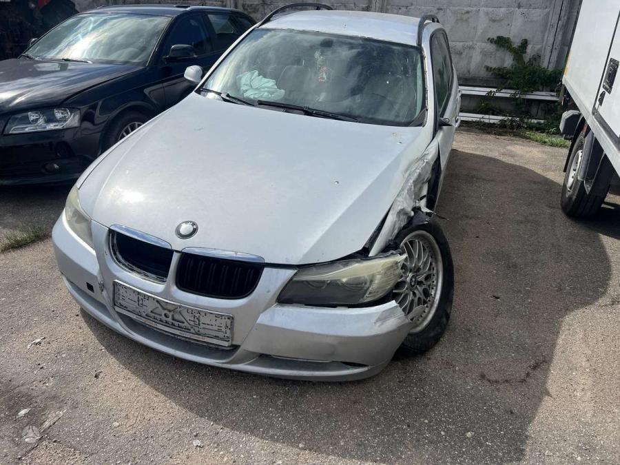 Grey BMW 320 2006 in Kaunas, with an engine capacity of 2.00 L and mileage of 256 thousand km for 1100 €, photo 3 on AUTOMOTO.COM.LV