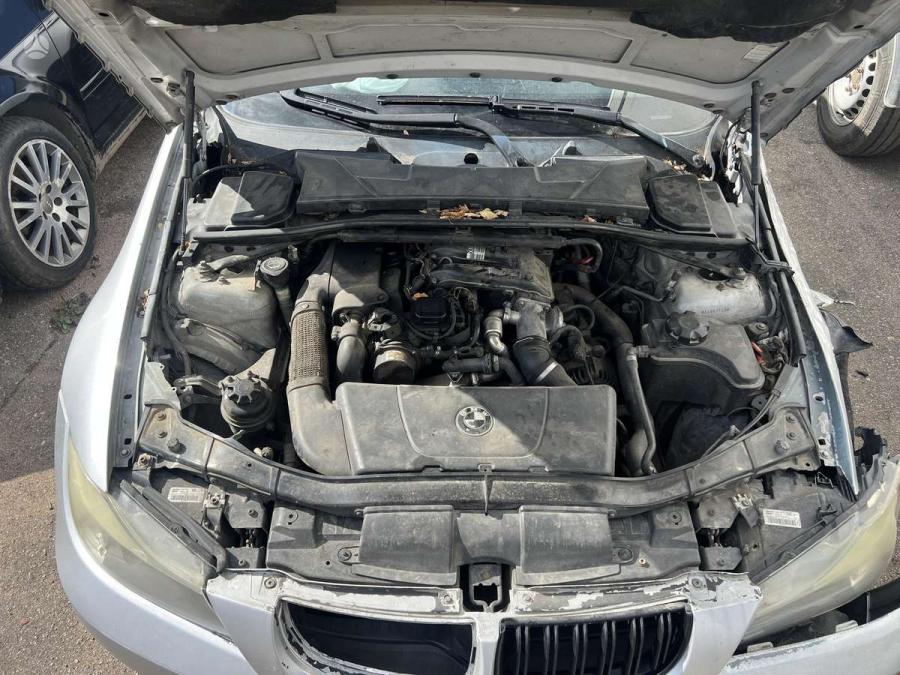 Grey BMW 320 2006 in Kaunas, with an engine capacity of 2.00 L and mileage of 256 thousand km for 1100 €, photo 8 on AUTOMOTO.COM.LV