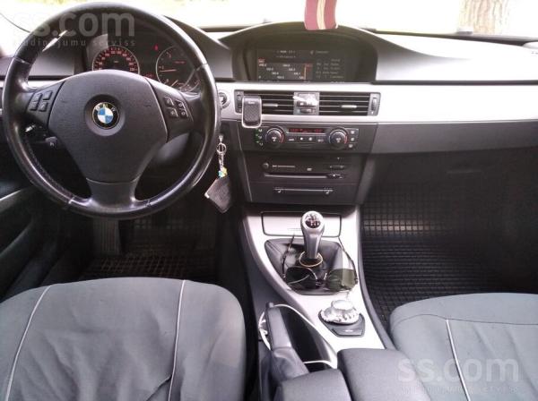 Grey BMW 320 2006 in Valmiera, with an engine capacity of 2.00 L and mileage of 303 thousand km for 3950 €, photo 8 on AUTOMOTO.COM.LV