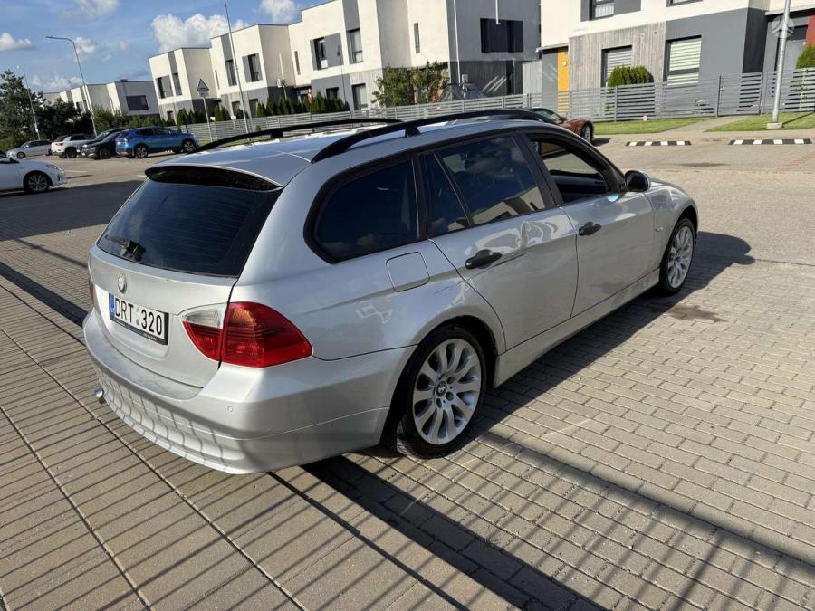 Pelēks BMW 320 2006 Viļņa, ar dzinēja tilpumu 2.00 L un nobraukumu 400 tūkst. km par 1200 €, foto 4 vietnē AUTOMOTO.COM.LV