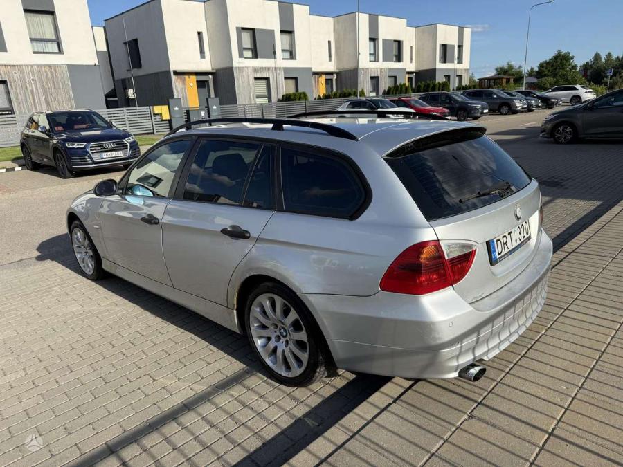 Pelēks BMW 320 2006 Viļņa, ar dzinēja tilpumu 2.00 L un nobraukumu 400 tūkst. km par 1200 €, foto 5 vietnē AUTOMOTO.COM.LV