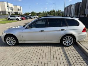 Pelēks BMW 320 2006 Viļņa, ar dzinēja tilpumu 2.00 L un nobraukumu 400 tūkst. km par 1200 €, foto 7 vietnē AUTOMOTO.COM.LV