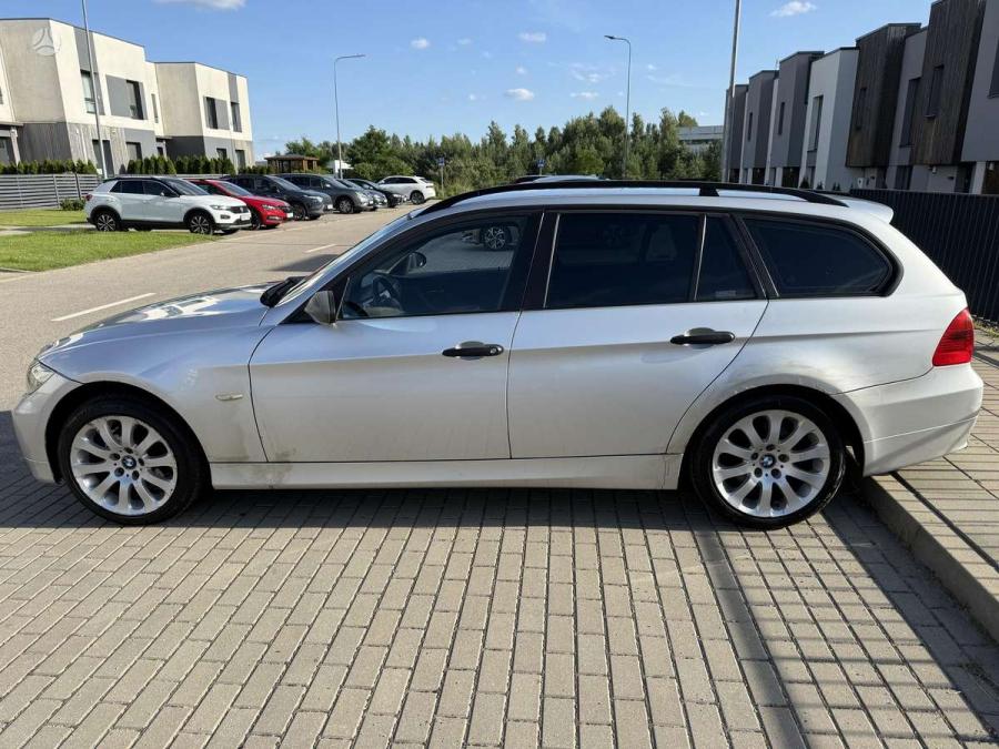 Pelēks BMW 320 2006 Viļņa, ar dzinēja tilpumu 2.00 L un nobraukumu 400 tūkst. km par 1200 €, foto 7 vietnē AUTOMOTO.COM.LV