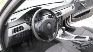 Grey BMW 320 2006 in Riga, with an engine capacity of 2.00 L and mileage of 389 thousand km for 3650 €, photo 5 on AUTOMOTO.COM.LV