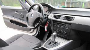 Grey BMW 320 2006 in Riga, with an engine capacity of 2.00 L and mileage of 389 thousand km for 3650 €, photo 9 on AUTOMOTO.COM.LV