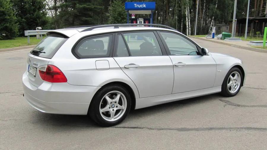 Grey BMW 320 2006 in Riga, with an engine capacity of 2.00 L and mileage of 389 thousand km for 3650 €, photo 14 on AUTOMOTO.COM.LV