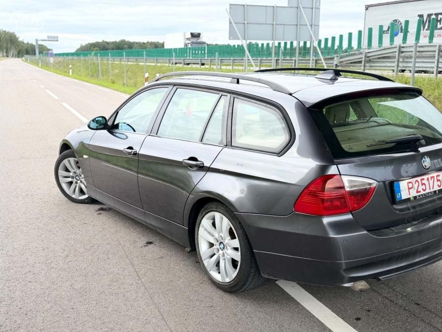 Grey BMW 320 2006 in Kaunas, with an engine capacity of 2.00 L and mileage of 390 thousand km for 2450 €, photo 5 on AUTOMOTO.COM.LV