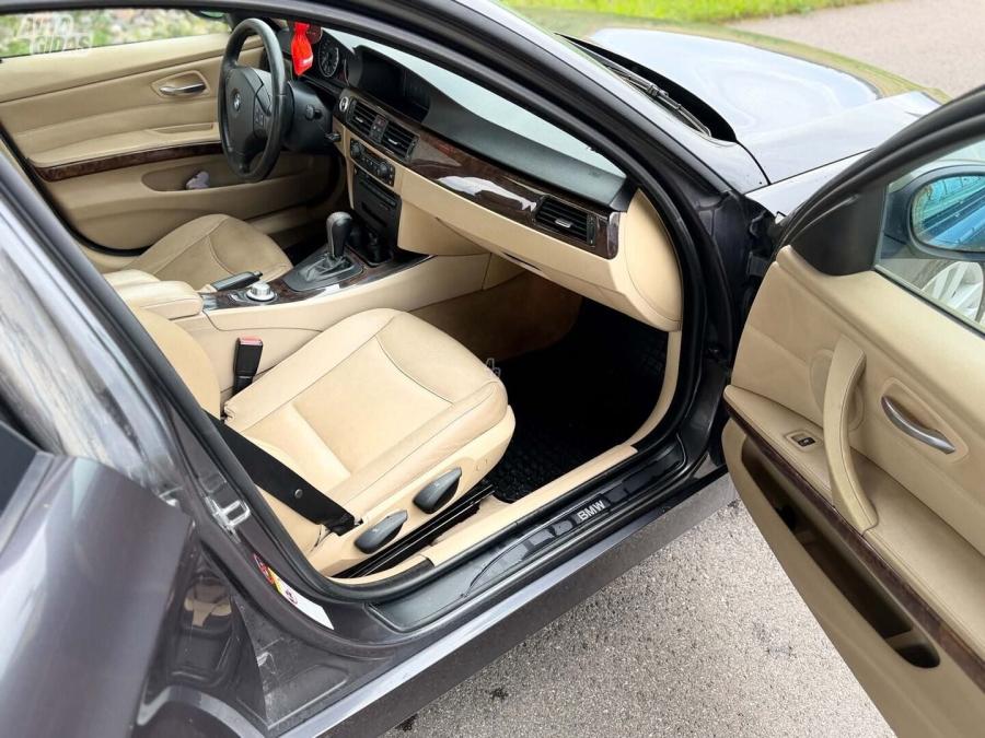 Grey BMW 320 2006 in Kaunas, with an engine capacity of 2.00 L and mileage of 390 thousand km for 2450 €, photo 15 on AUTOMOTO.COM.LV