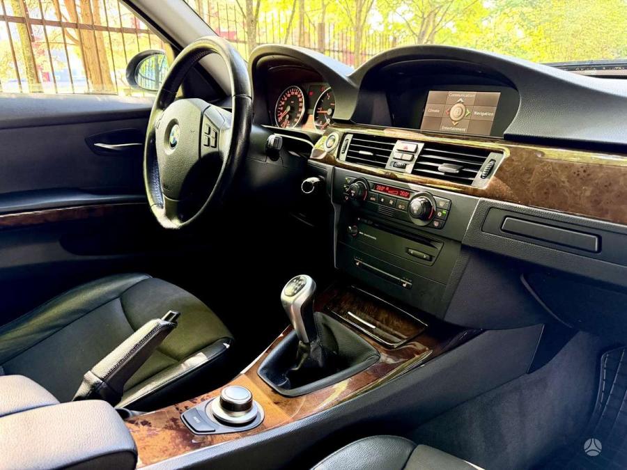 Pelēks BMW 320 2006 Kauņa, ar dzinēja tilpumu 0.00 L un nobraukumu 348 tūkst. km par 3400 €, foto 12 vietnē AUTOMOTO.COM.LV