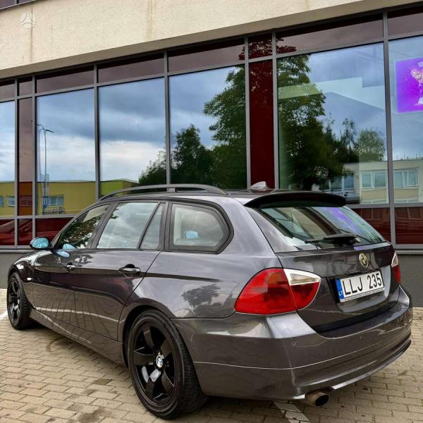 Pelēks BMW 320 2006 Kaišiadorys, ar dzinēja tilpumu 2.00 L un nobraukumu 323 tūkst. km par 2950 €, foto 10 vietnē AUTOMOTO.COM.LV
