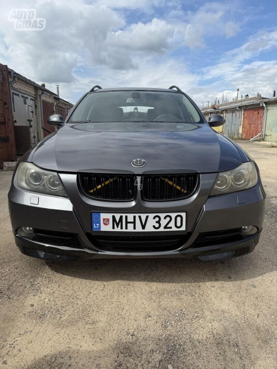 Pelēks BMW 320 2006 Panevēža, ar dzinēja tilpumu 2.00 L un nobraukumu 355 tūkst. km par 2600 €, foto 1 vietnē AUTOMOTO.COM.LV