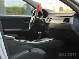 Pelēks BMW 320 2006 Jelgava, ar dzinēja tilpumu 2.00 L un nobraukumu 0 tūkst. km par 2450 €, foto 12 vietnē AUTOMOTO.COM.LV