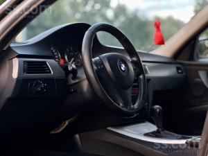 Pelēks BMW 320 2006 Jelgava, ar dzinēja tilpumu 2.00 L un nobraukumu 0 tūkst. km par 2450 €, foto 18 vietnē AUTOMOTO.COM.LV