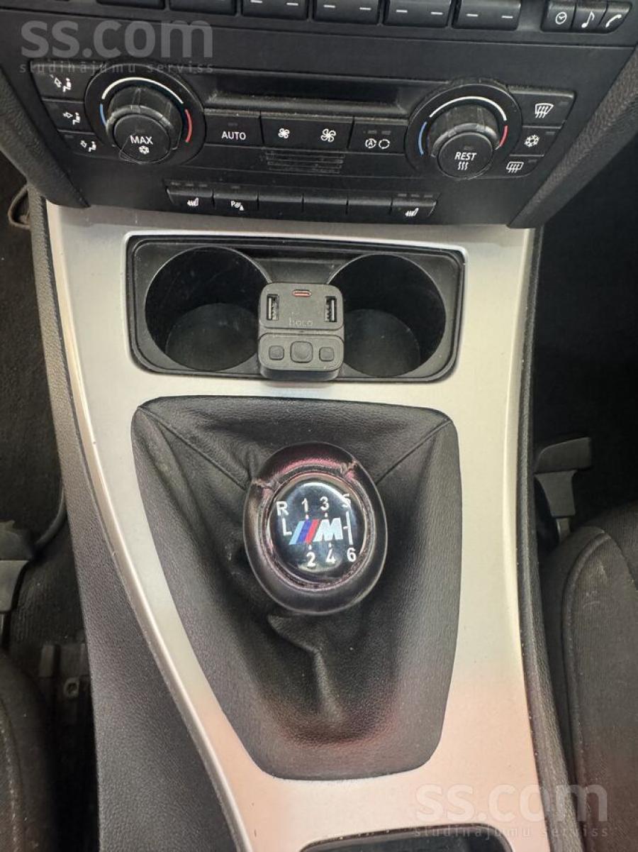 Grey BMW 320 2006 in Jelgava, with an engine capacity of 2.00 L and mileage of 431 thousand km for 2150 €, photo 8 on AUTOMOTO.COM.LV