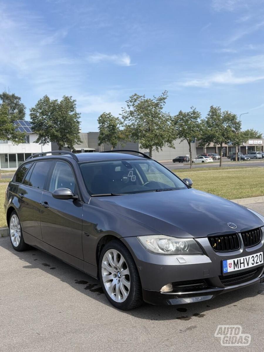 Pelēks BMW 320 2006 Panevēža, ar dzinēja tilpumu 2.00 L un nobraukumu 355 tūkst. km par 2500 €, foto 1 vietnē AUTOMOTO.COM.LV