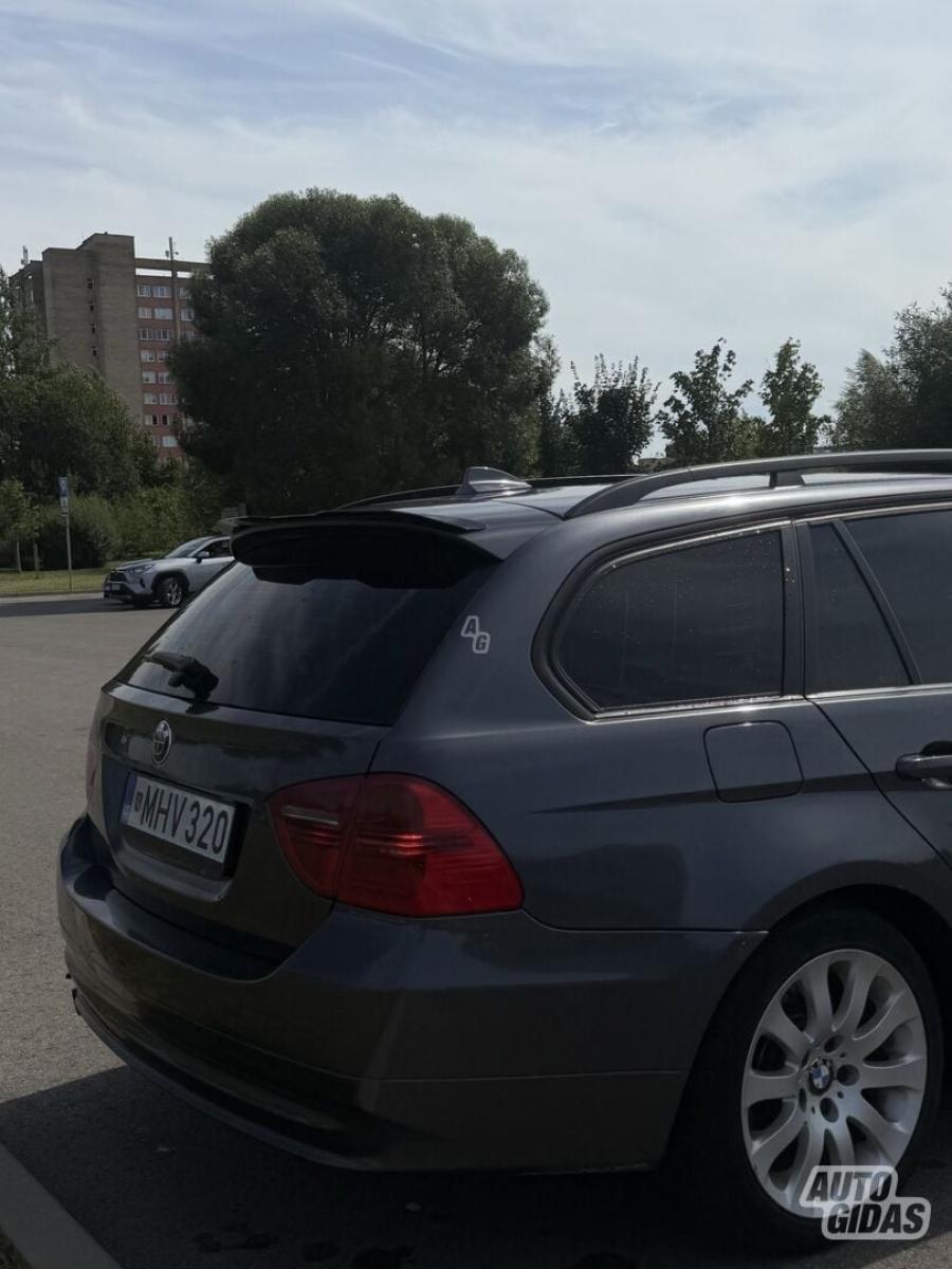 Pelēks BMW 320 2006 Panevēža, ar dzinēja tilpumu 2.00 L un nobraukumu 355 tūkst. km par 2500 €, foto 5 vietnē AUTOMOTO.COM.LV