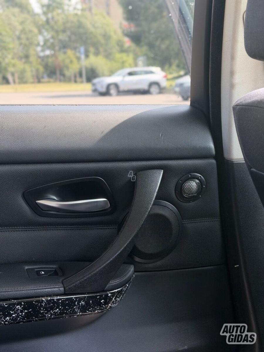Pelēks BMW 320 2006 Panevēža, ar dzinēja tilpumu 2.00 L un nobraukumu 355 tūkst. km par 2500 €, foto 9 vietnē AUTOMOTO.COM.LV