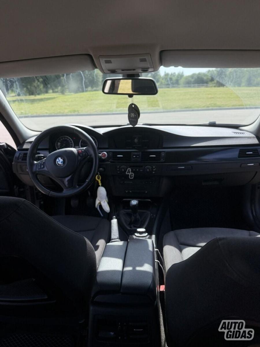 Pelēks BMW 320 2006 Panevēža, ar dzinēja tilpumu 2.00 L un nobraukumu 355 tūkst. km par 2500 €, foto 10 vietnē AUTOMOTO.COM.LV
