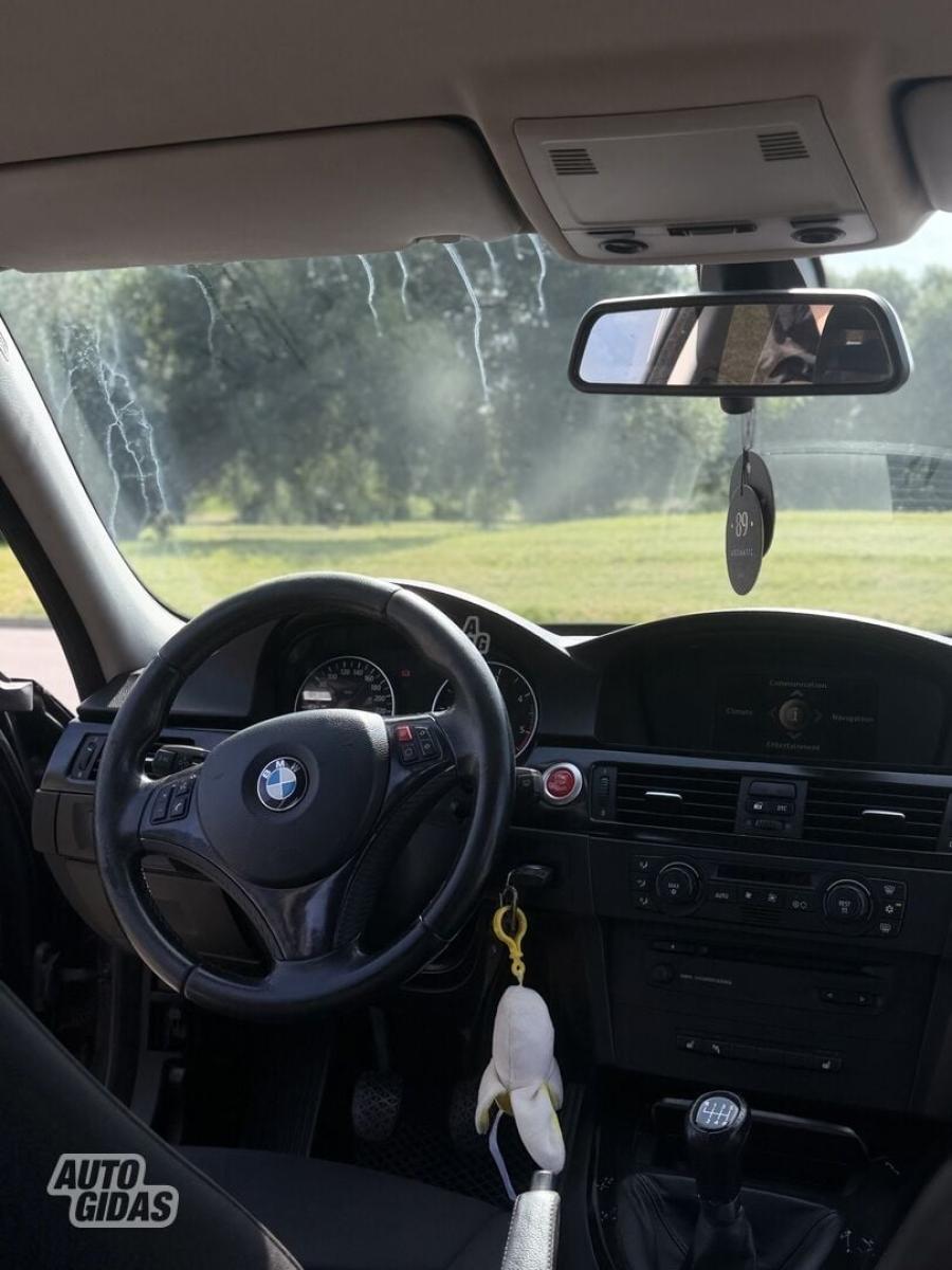 Pelēks BMW 320 2006 Panevēža, ar dzinēja tilpumu 2.00 L un nobraukumu 355 tūkst. km par 2500 €, foto 11 vietnē AUTOMOTO.COM.LV