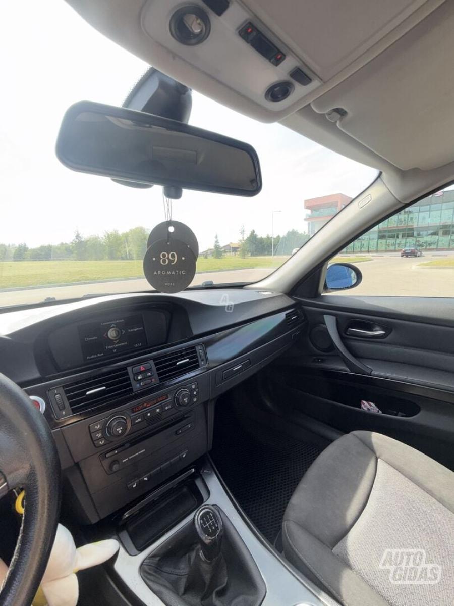 Pelēks BMW 320 2006 Panevēža, ar dzinēja tilpumu 2.00 L un nobraukumu 355 tūkst. km par 2500 €, foto 15 vietnē AUTOMOTO.COM.LV