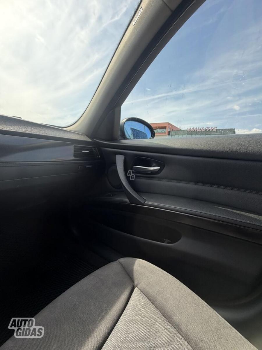 Pelēks BMW 320 2006 Panevēža, ar dzinēja tilpumu 2.00 L un nobraukumu 355 tūkst. km par 2500 €, foto 16 vietnē AUTOMOTO.COM.LV