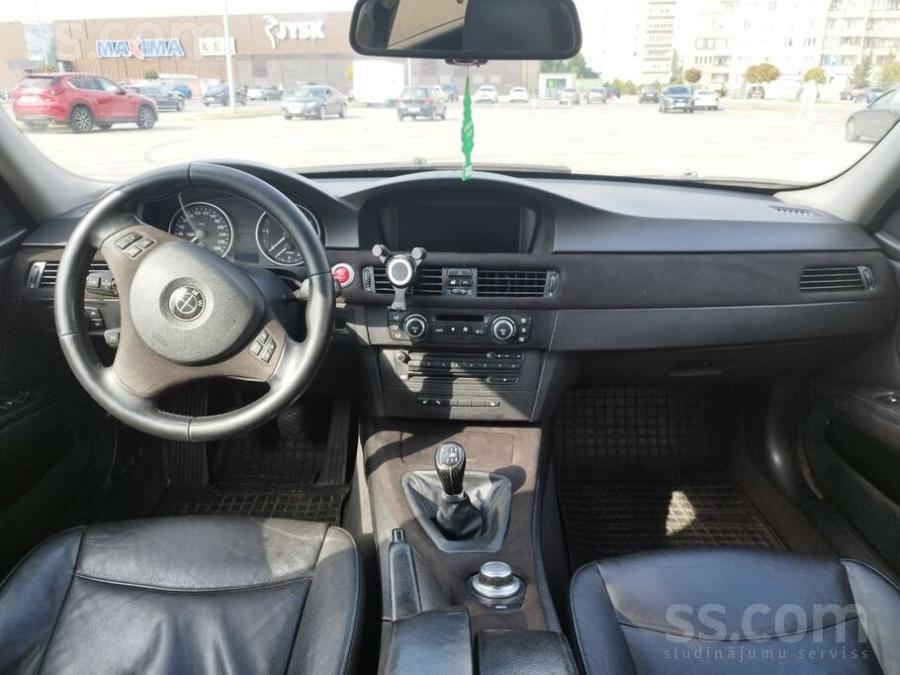 Grey BMW 320 2006 in Riga, with an engine capacity of 2.00 L and mileage of 430 thousand km for 2500 €, photo 10 on AUTOMOTO.COM.LV
