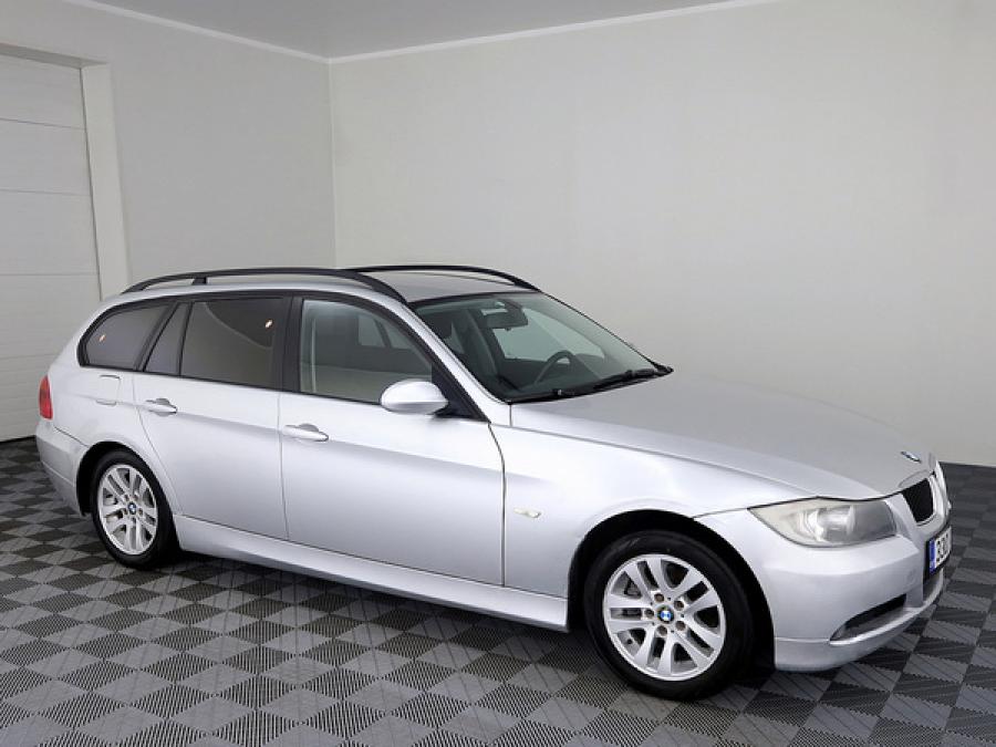 Grey BMW 320 2006 in Tallinn, with an engine capacity of 2.00 L and mileage of 374 thousand km for 1499 €, photo 1 on AUTOMOTO.COM.LV